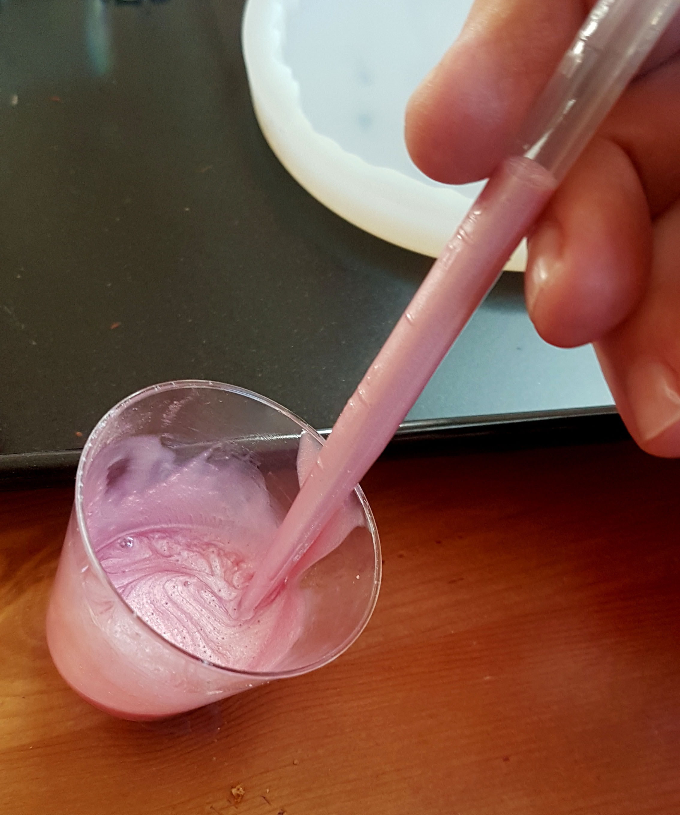 A Different Kind Of Resin, Just For You – GENTLEMAN CRAFTER