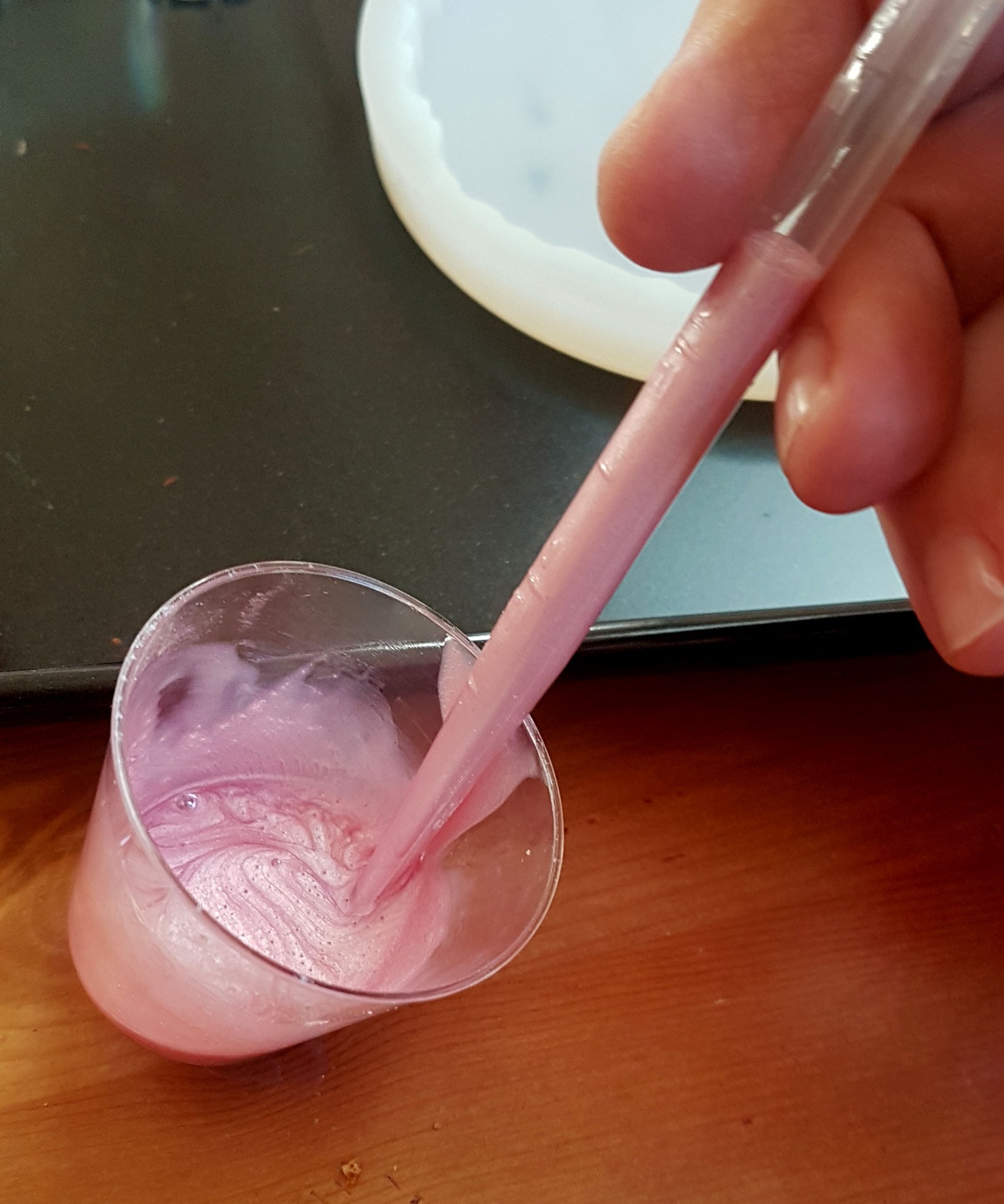 A Different Kind Of Resin, Just For You – GENTLEMAN CRAFTER